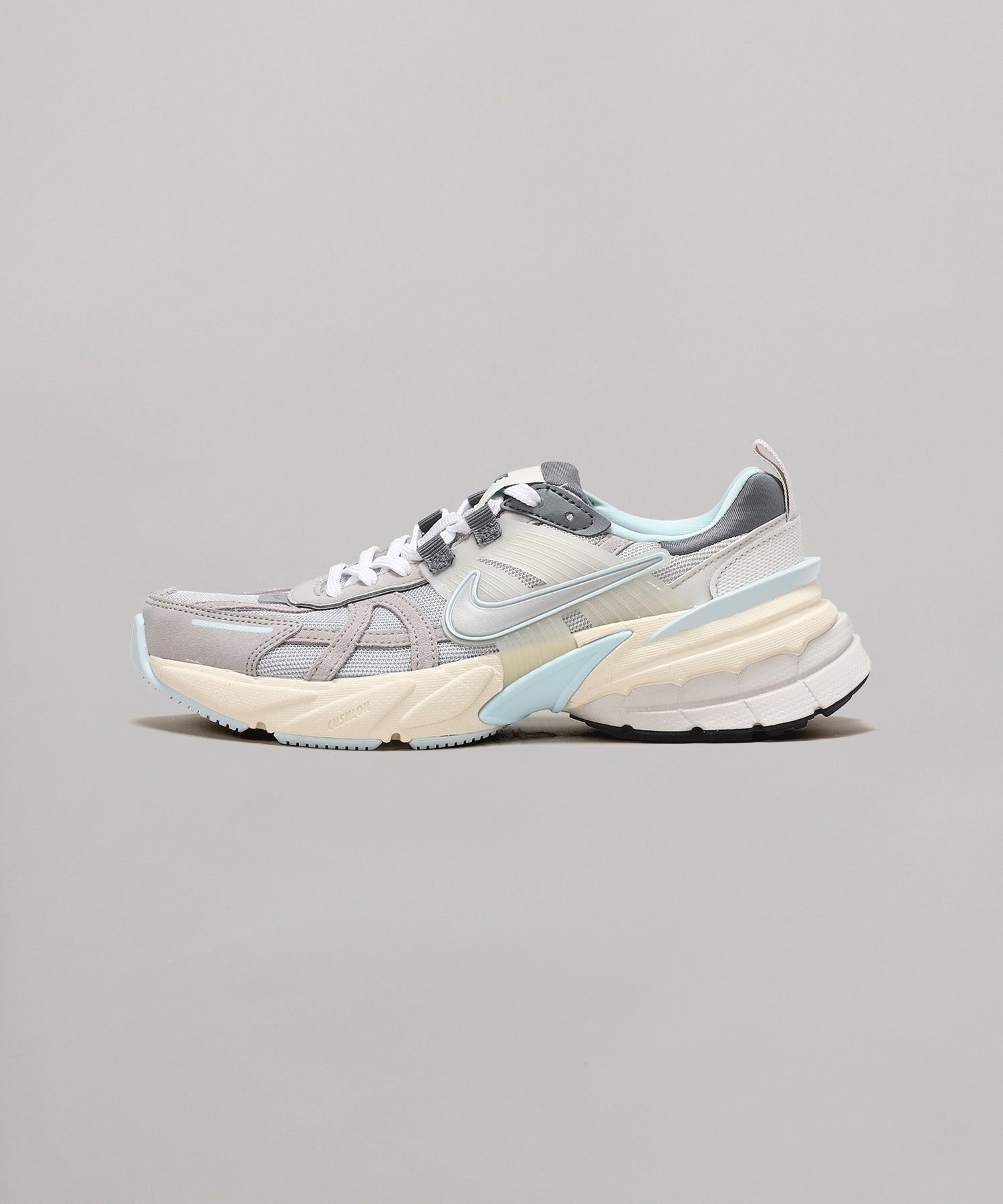 ナイキ(NIKE)｜Nike Wmns V2K Run｜スニーカー・ファッションのForget-me-nots
